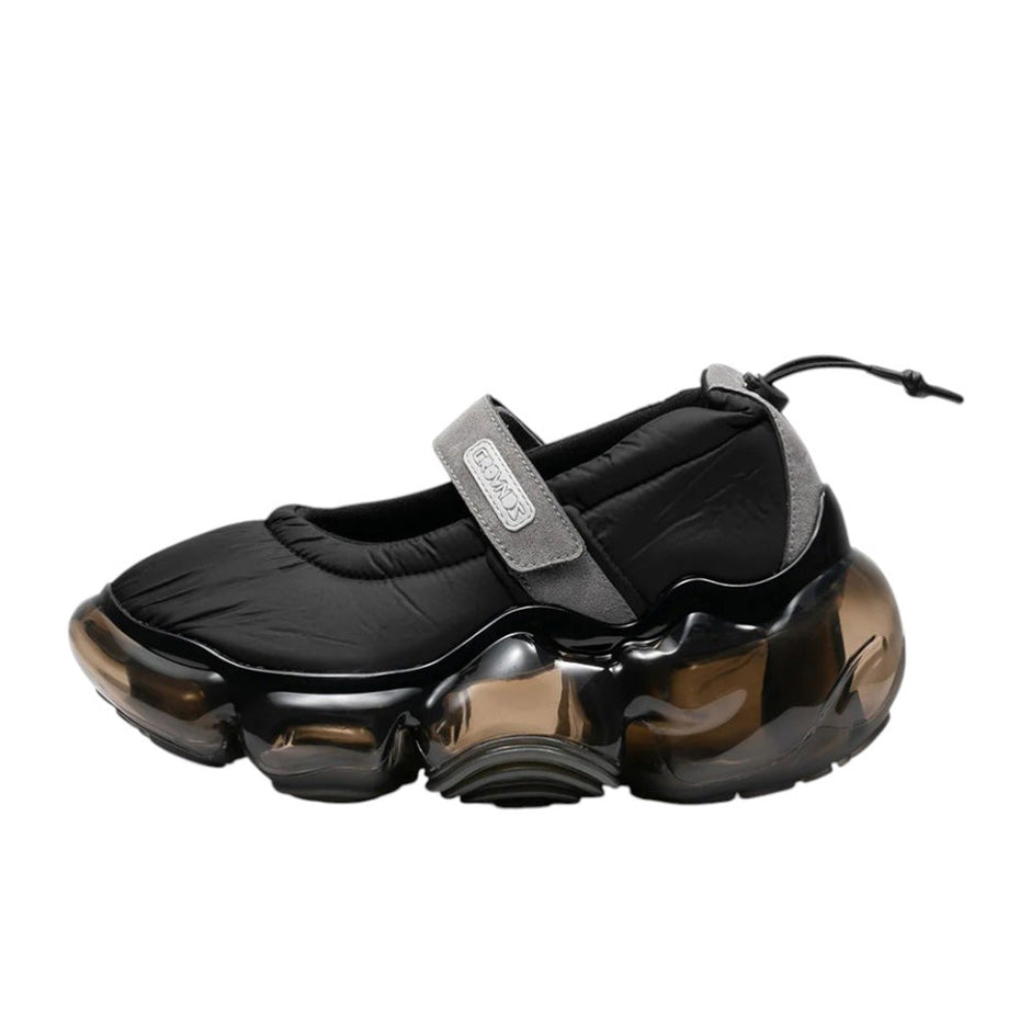 SNEAKER STORE & GALLERY - HONG KONG: J-01